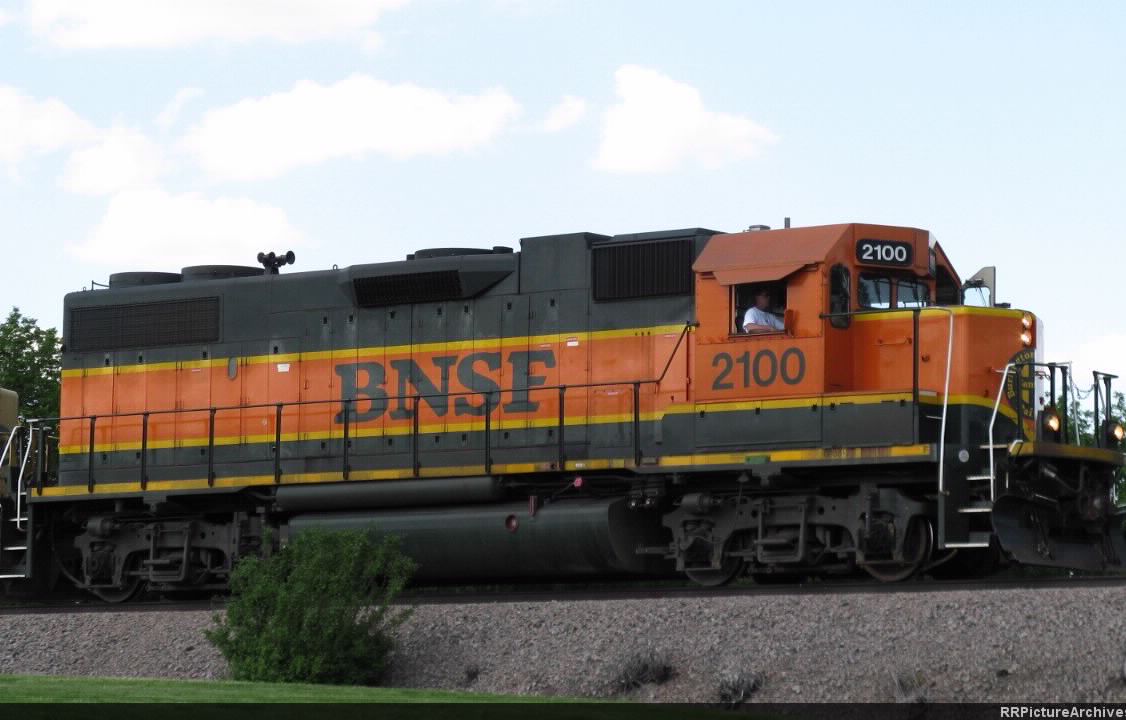 BNSF 2100 (GP38-2)